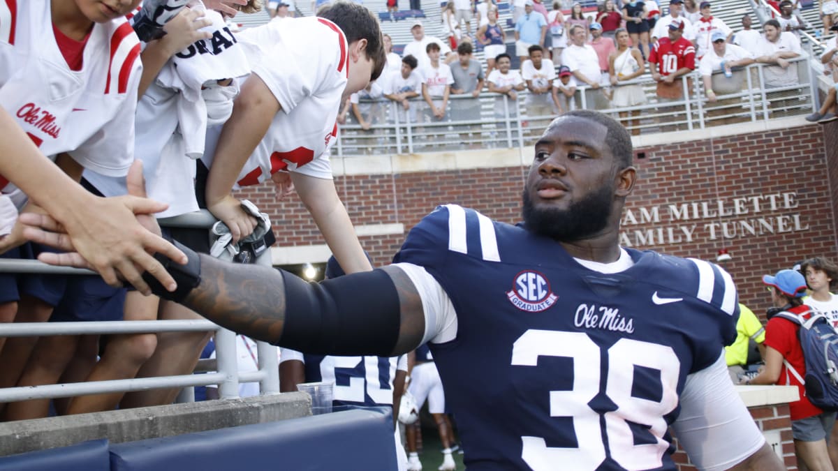 UPDATED: Former Ole Miss Chucky Mullins winner KD Hill in car accident ...