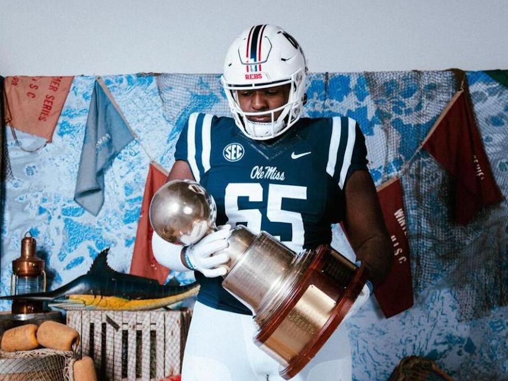 Southern Miss transfer OL Gerquan Scott chooses Ole Miss over Auburn ...