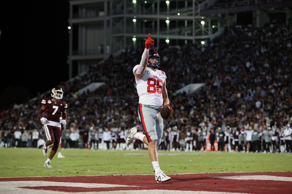 RUN IT BACK! Ole Miss tight end Caden Prieskorn to return for final ...