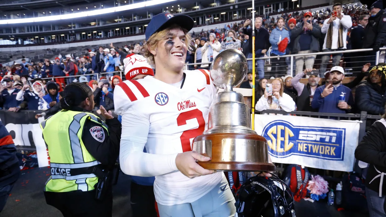 Ole Miss quarterback Jaxson Dart set to return to Manning Passing ...