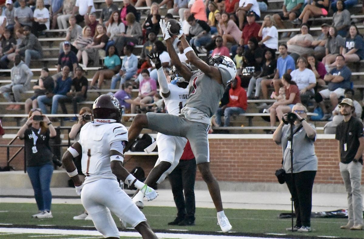 A Visit with No. 1 JUCO Wide Receiver Deion Smith Who is Set to Arrive ...