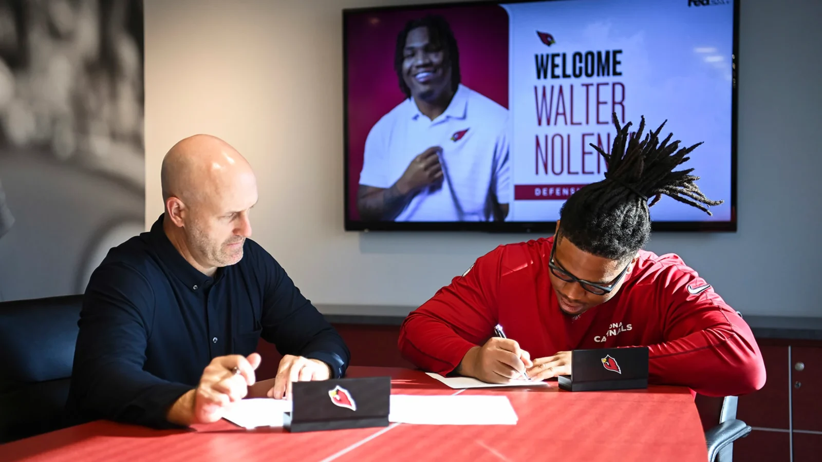 Former Ole Miss Star Walter Nolen Signs Four-Year, $19.3M Contract with ...